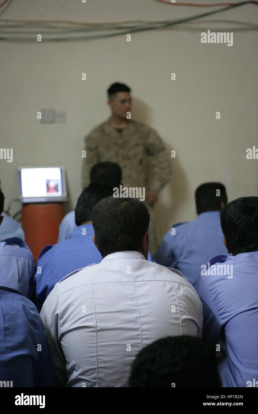 2008 iraq map hi-res stock photography and images - Alamy