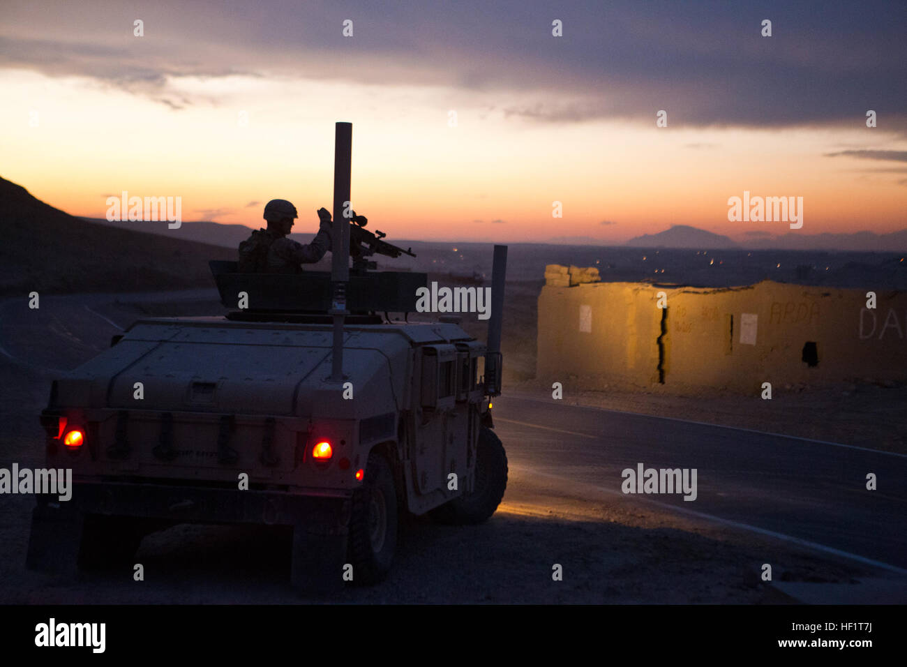Machine gunner company battalion hi-res stock photography and images ...