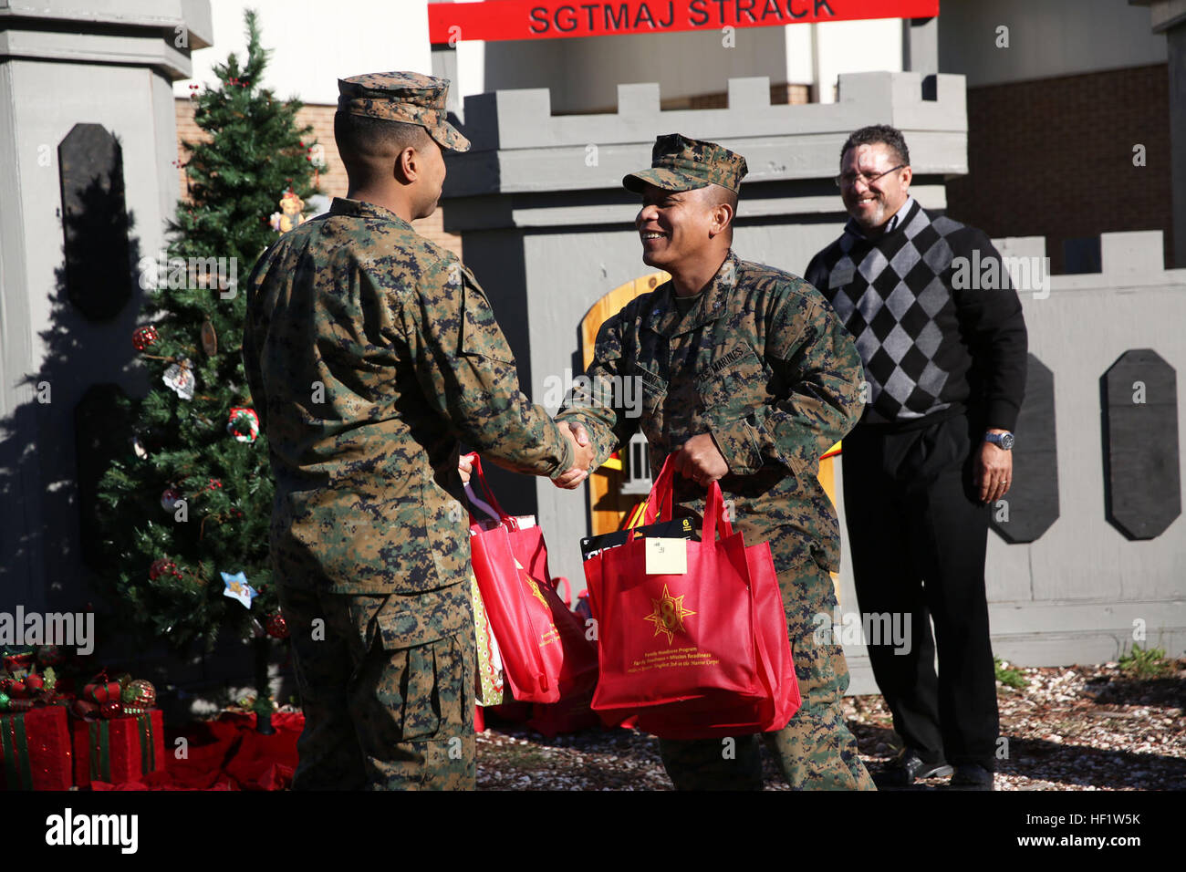 Marines with 8th Engineer Support Battalion, 2nd Marine Logistics Group ...