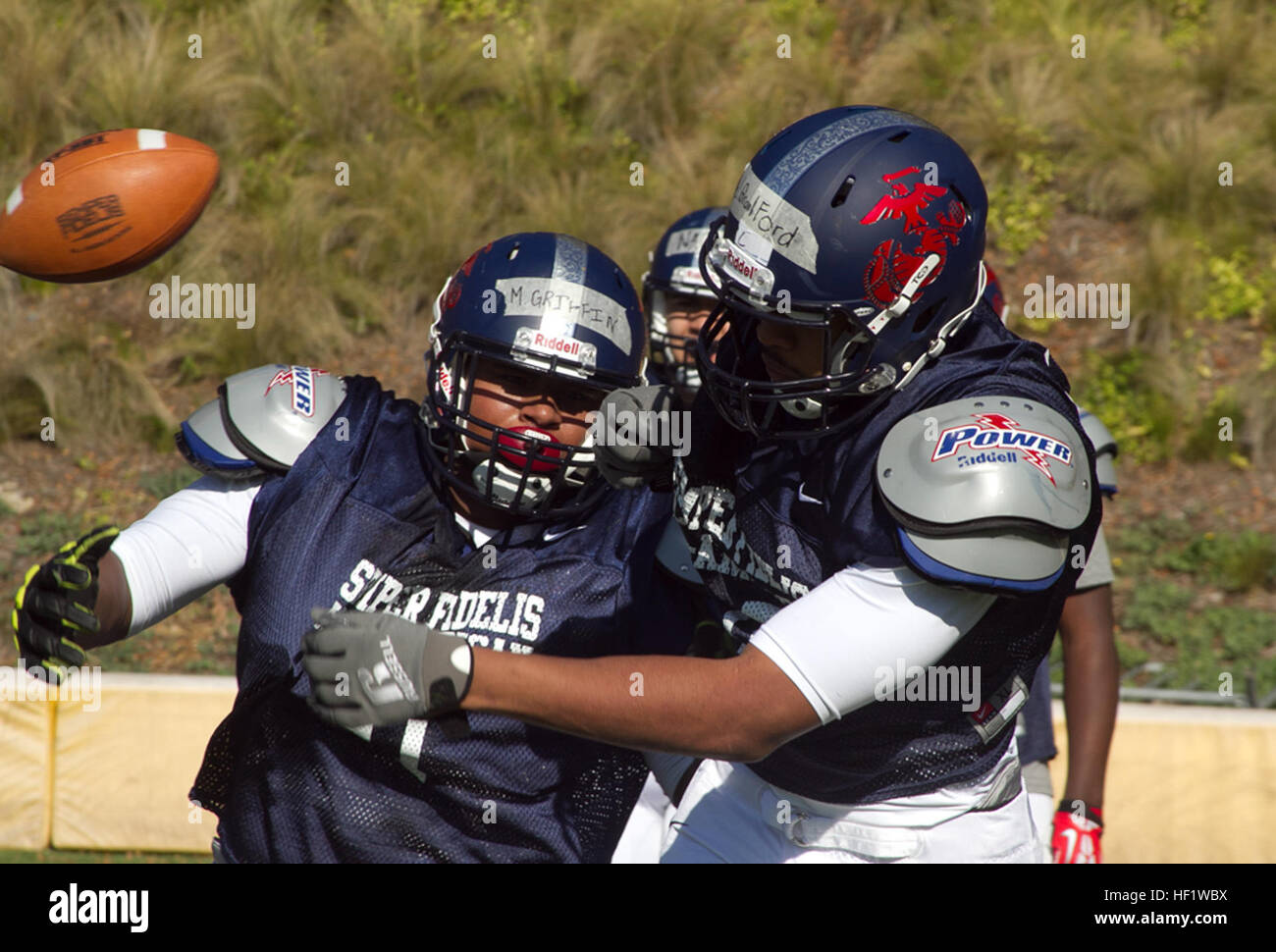 Native american football team hi-res stock photography and images - Alamy