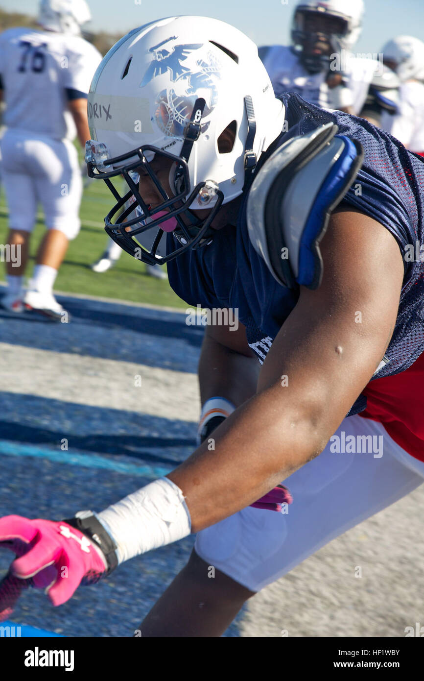 Dewayne Hendrix, a native of O'Fallon, IL, practices defensive drills ...