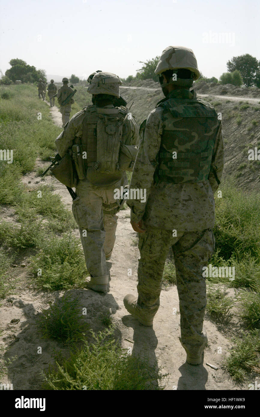 Marines from Bravo Company, 1st Battalion, 6th Marine Regiment, 24th ...