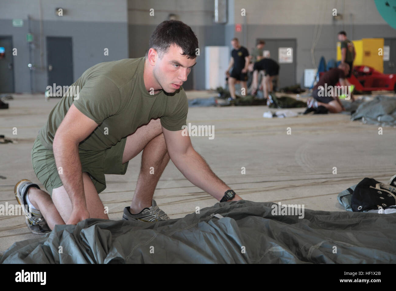Double bag static line hi-res stock photography and images - Alamy