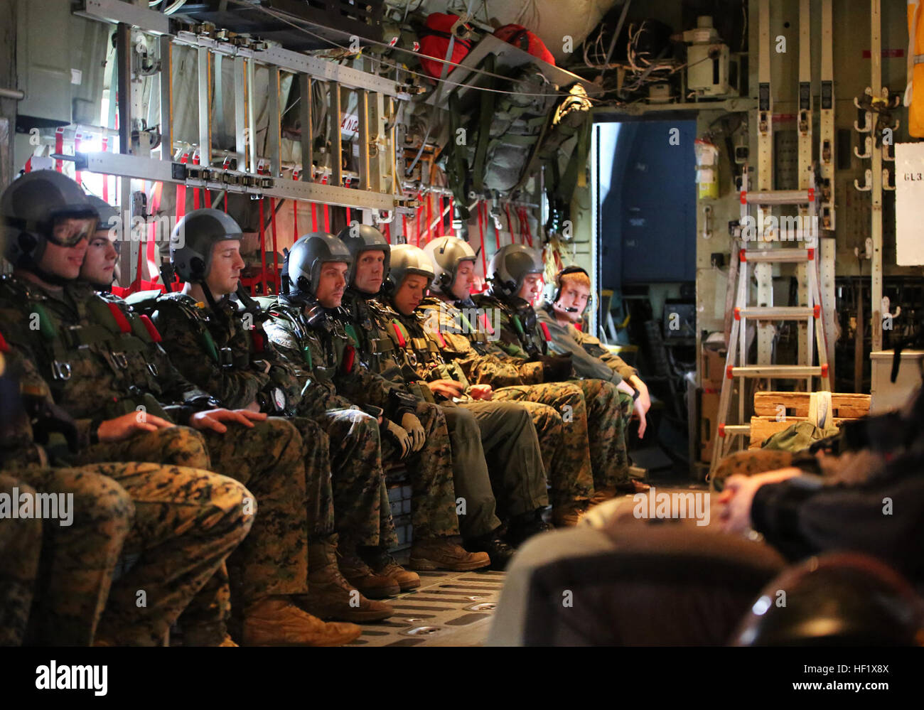 Reconnaissance Marines from 3rd Reconnaissance Battalion, 3rd Marine ...