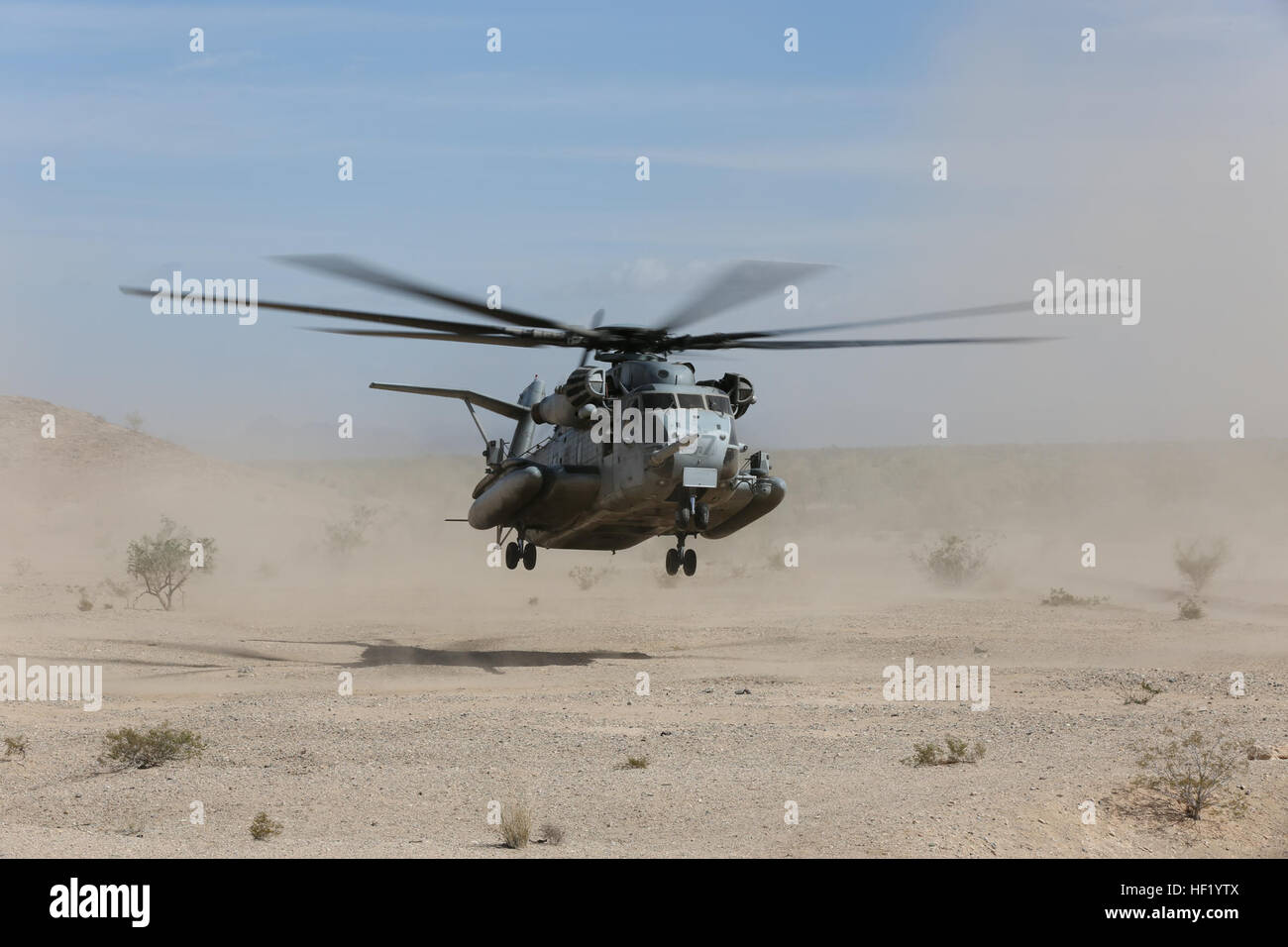 A CH-53E Super Stallion lands in Yuma, Ariz. with Marines and Sailors ...