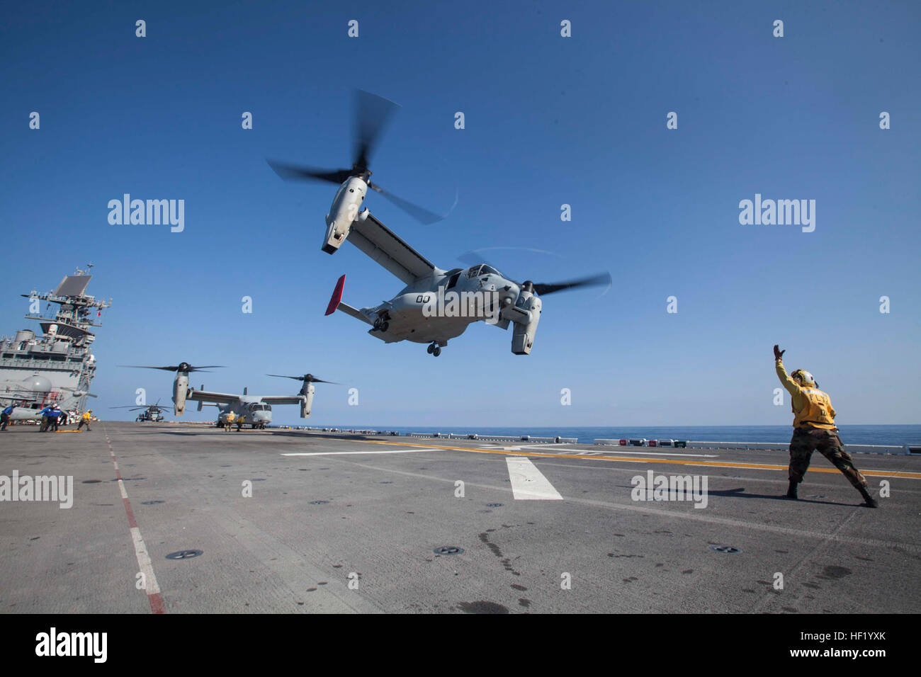 An MV-22 Osprey with Marine Medium Tiltrotor Squadron 265 (Reinforced ...