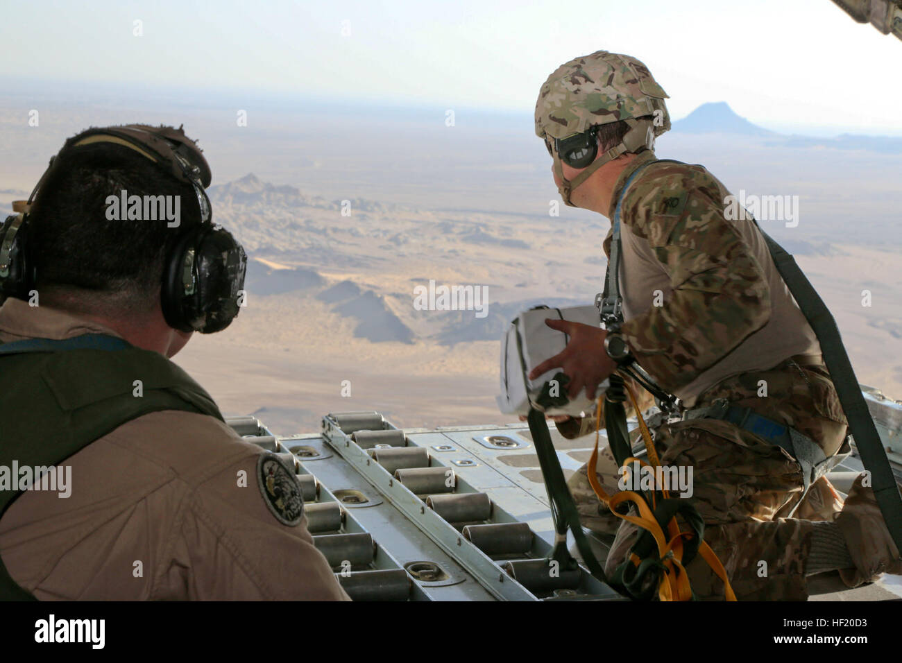 U.S. Army soldiers with the Regional Support Psychological Operations ...
