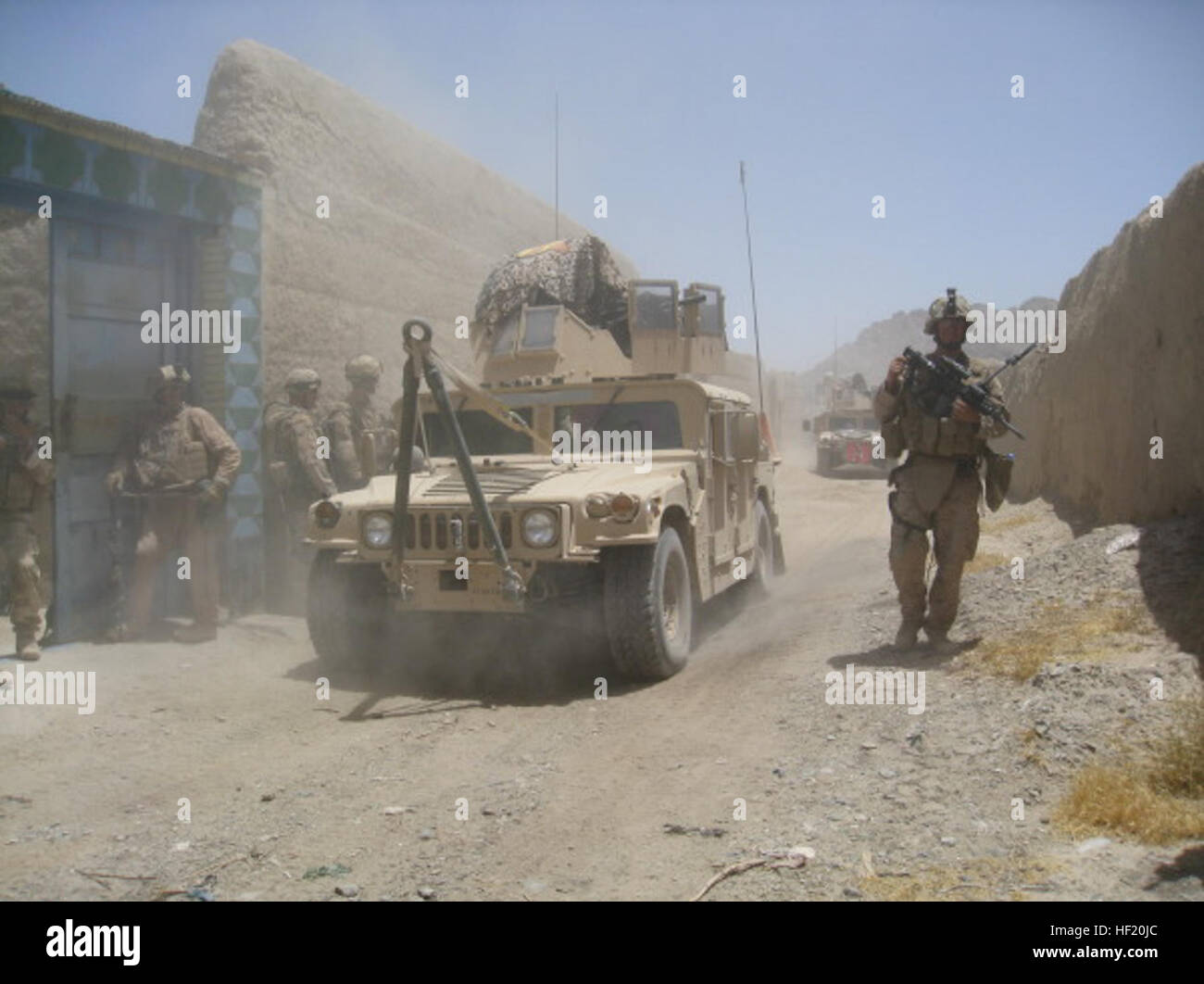 Gunnery Sgt. Gabriel Guest (right), the chief instructor of the ...