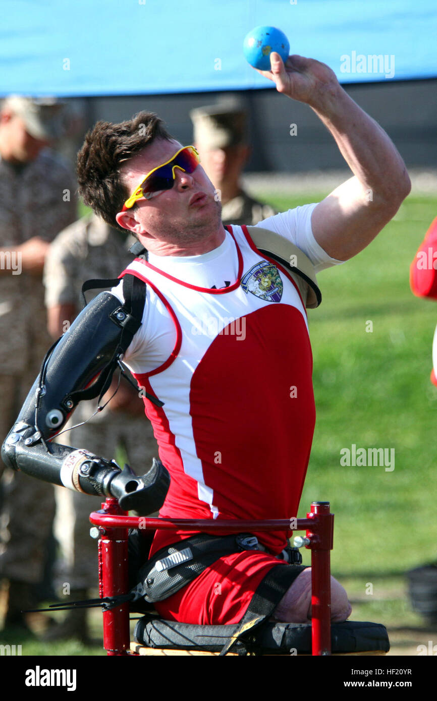 Marines train in track hi-res stock photography and images - Alamy
