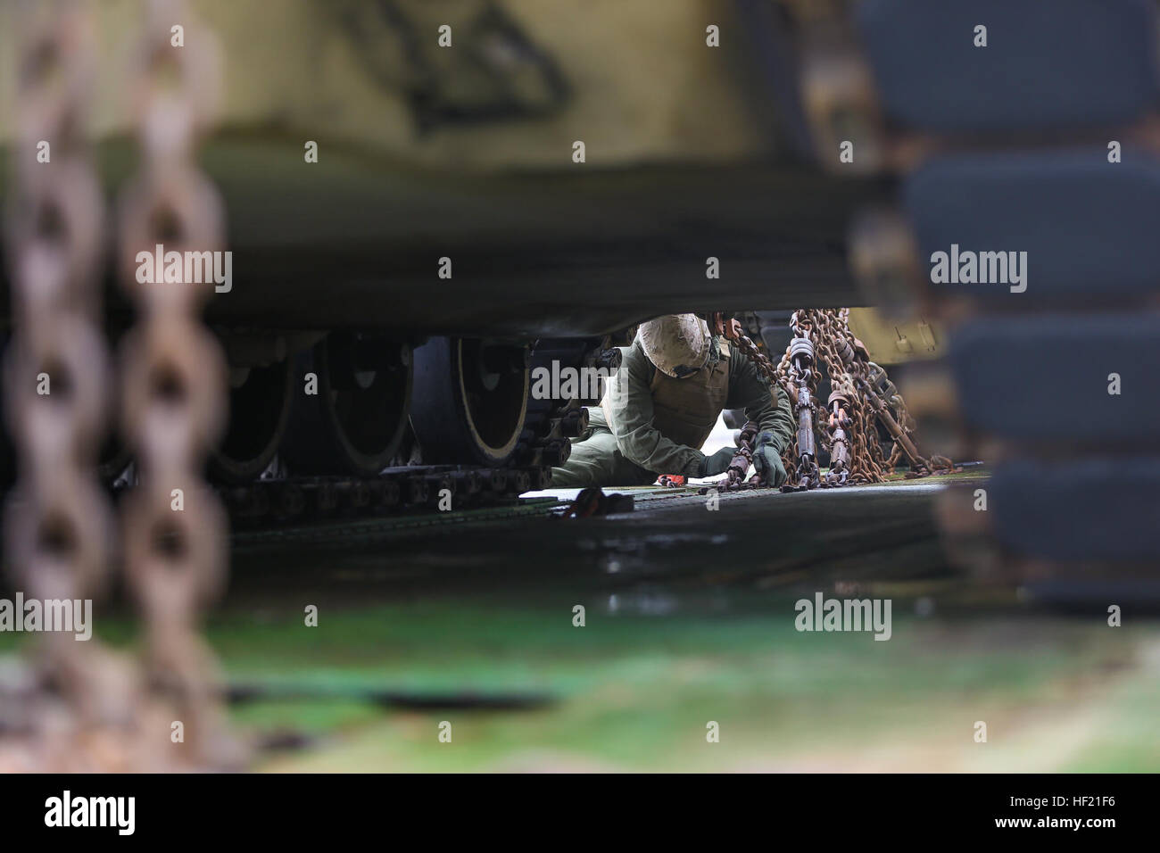 M1a1 chain hi-res stock photography and images - Alamy