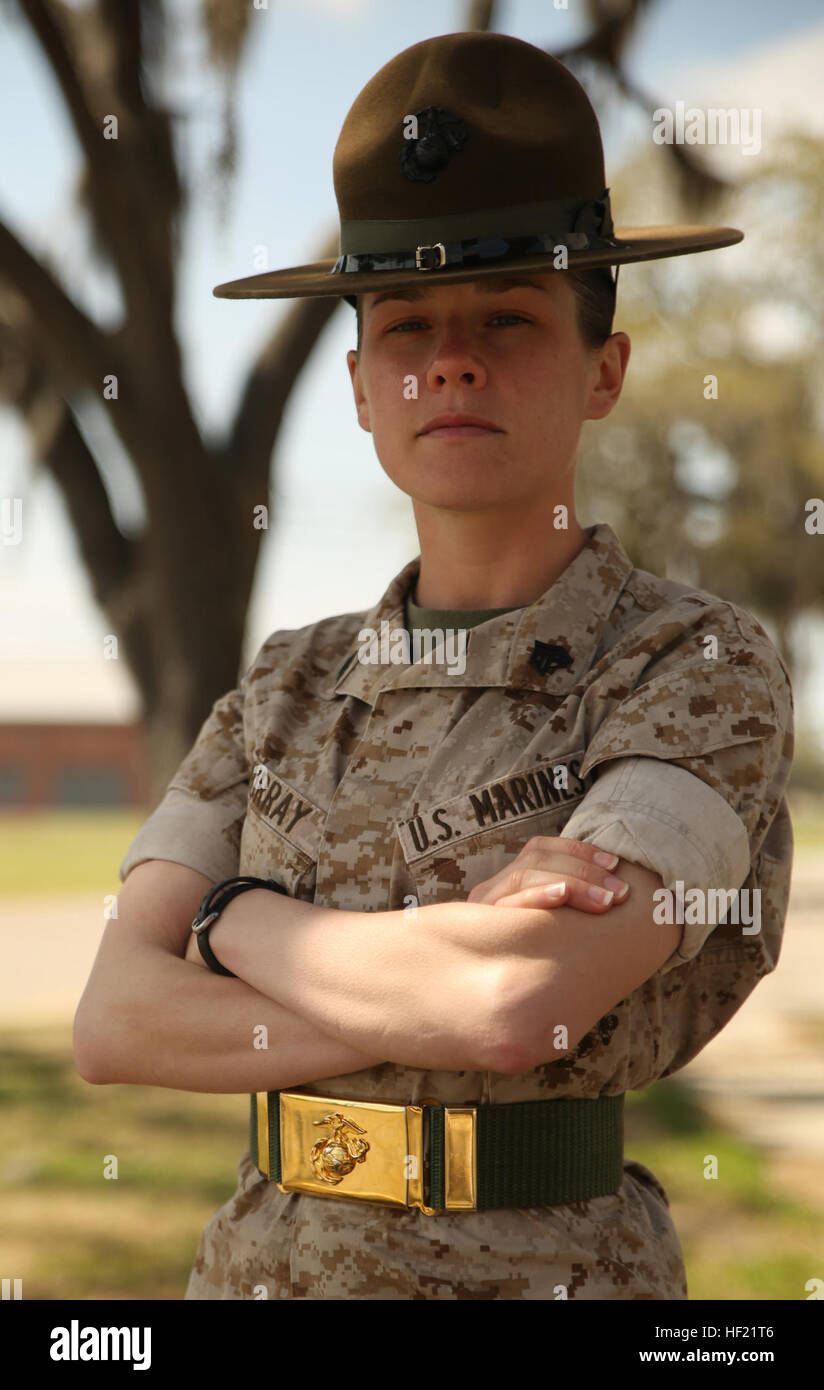 Recruit trains marine corps hi-res stock photography and images - Alamy