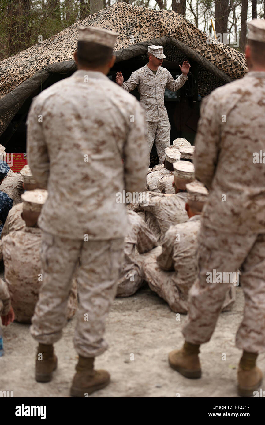 Sergeant Matthew S. Reyes speaks to Marines with Marine Corps Air ...