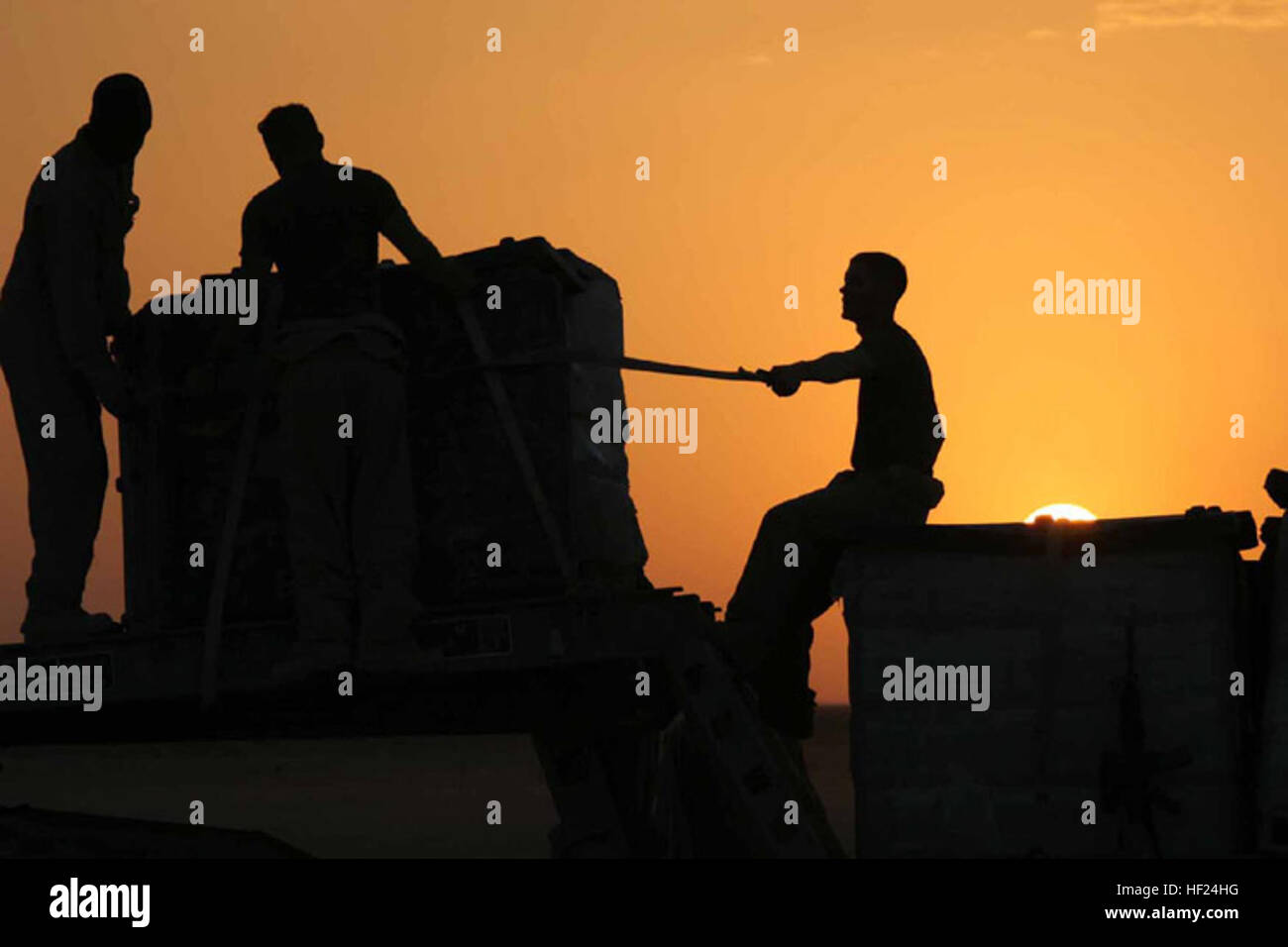 RETROGRADE06 PAP RRP SAN FRANCISCO, Iraq – Marines with Marine Wing ...