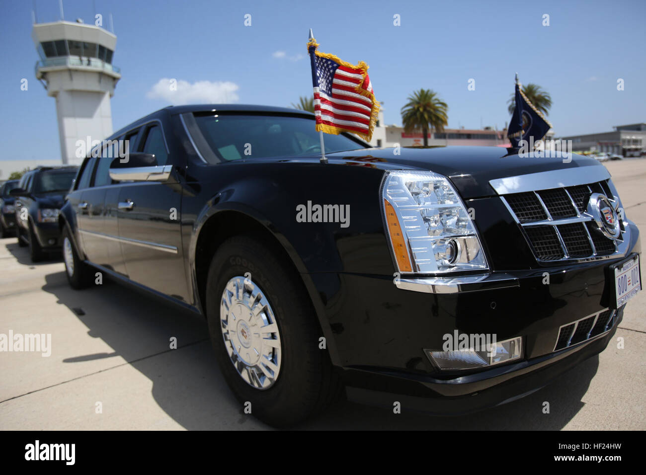 President Obama's vehicles stand by and wait for him to land at MCAS ...