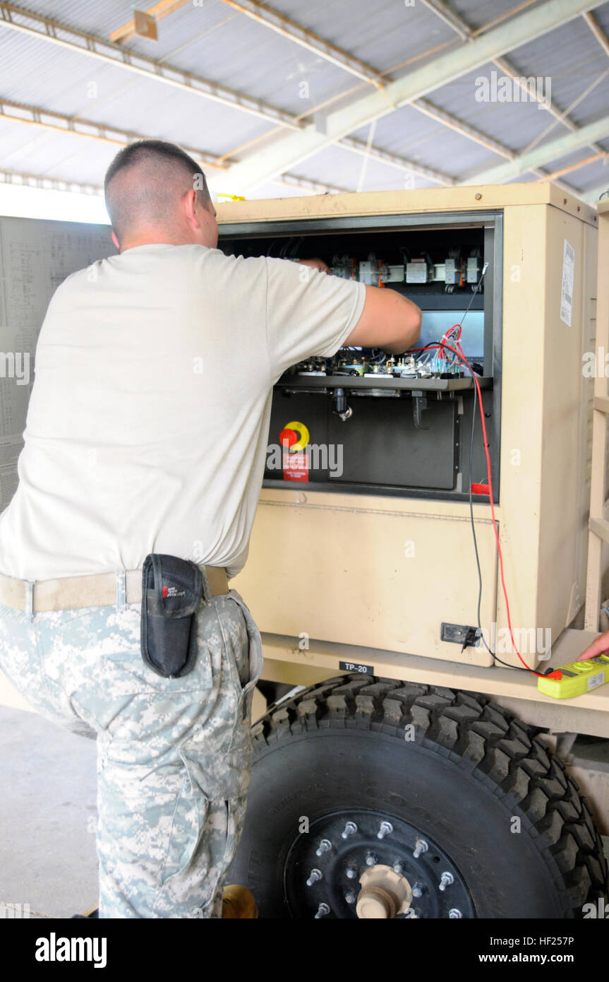 A soldier with the 1035th Support Maintenance Company, Missouri Army ...
