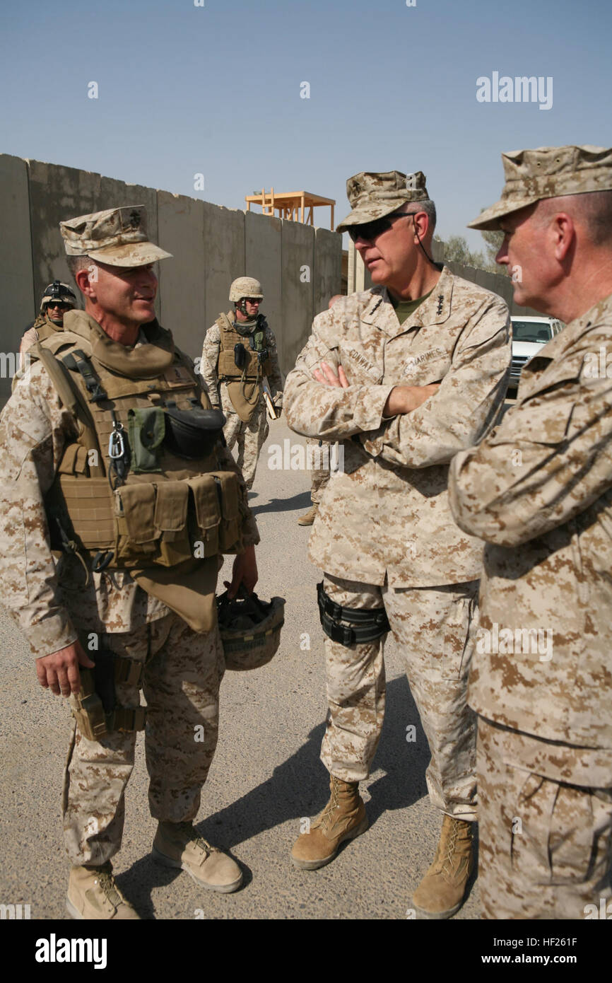 General James T. Conway, Commandant of the Marine Corps, takes time to ...