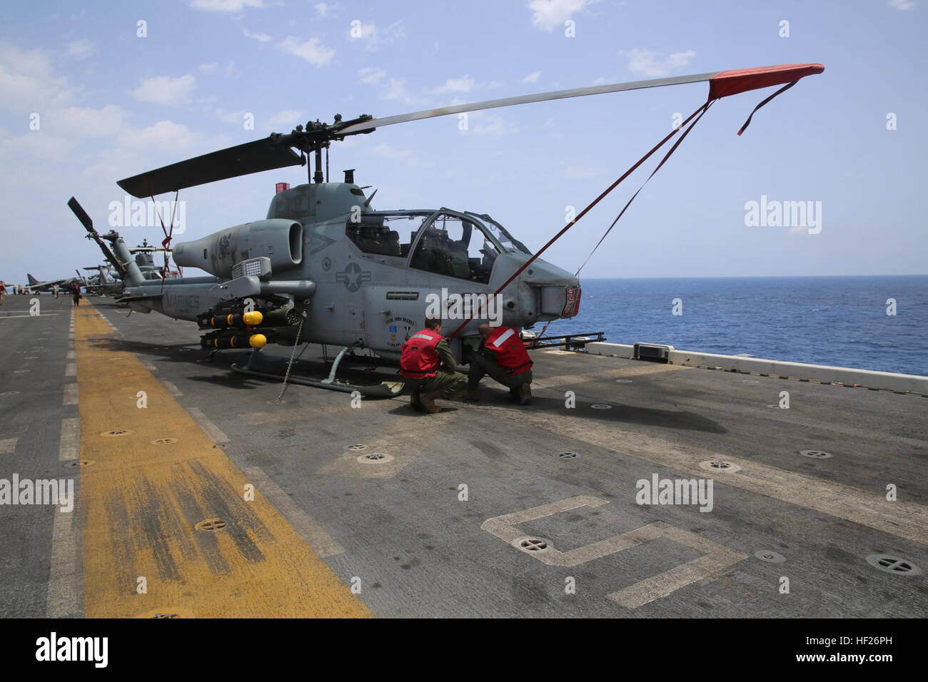 U.S. Marines with Marine Medium Tiltrotor Squadron (VMM) 263 ...