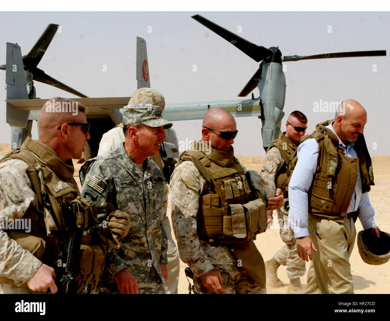 Army General David Petraeus, the commanding general of Multi-National ...