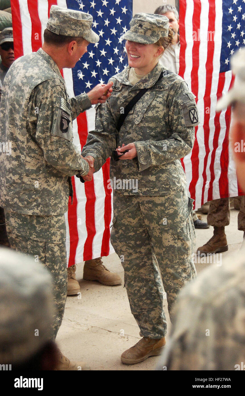 Gen. David Petraeus, the commanding general of Multi-National Forces ...