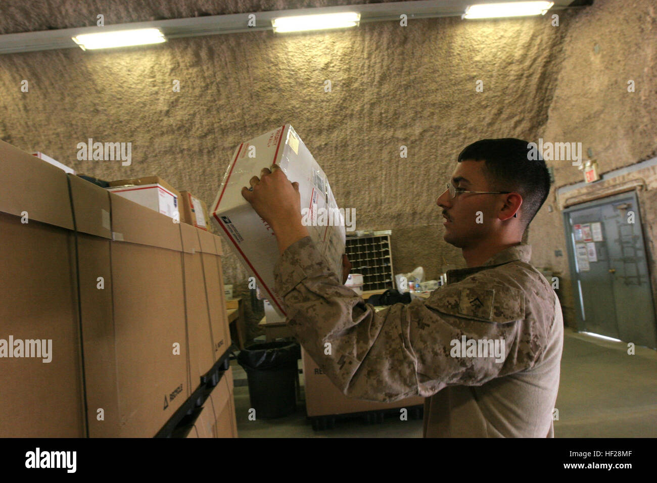 Daily delivery operations hi-res stock photography and images - Alamy