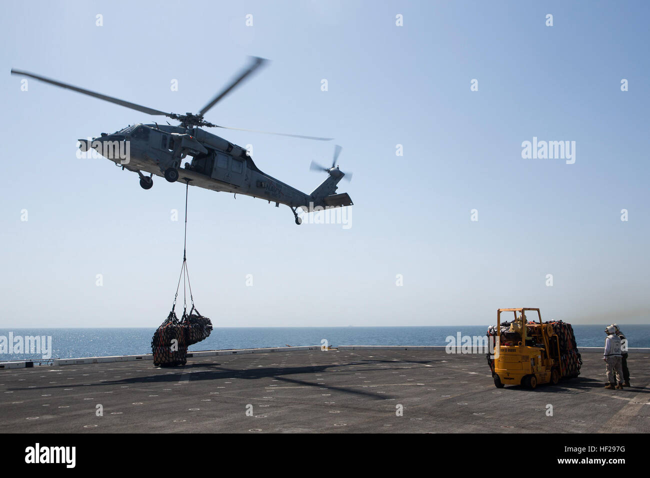 U.S. Marines with 22nd Marine Expeditionary Unit's (MEU) combat cargo ...