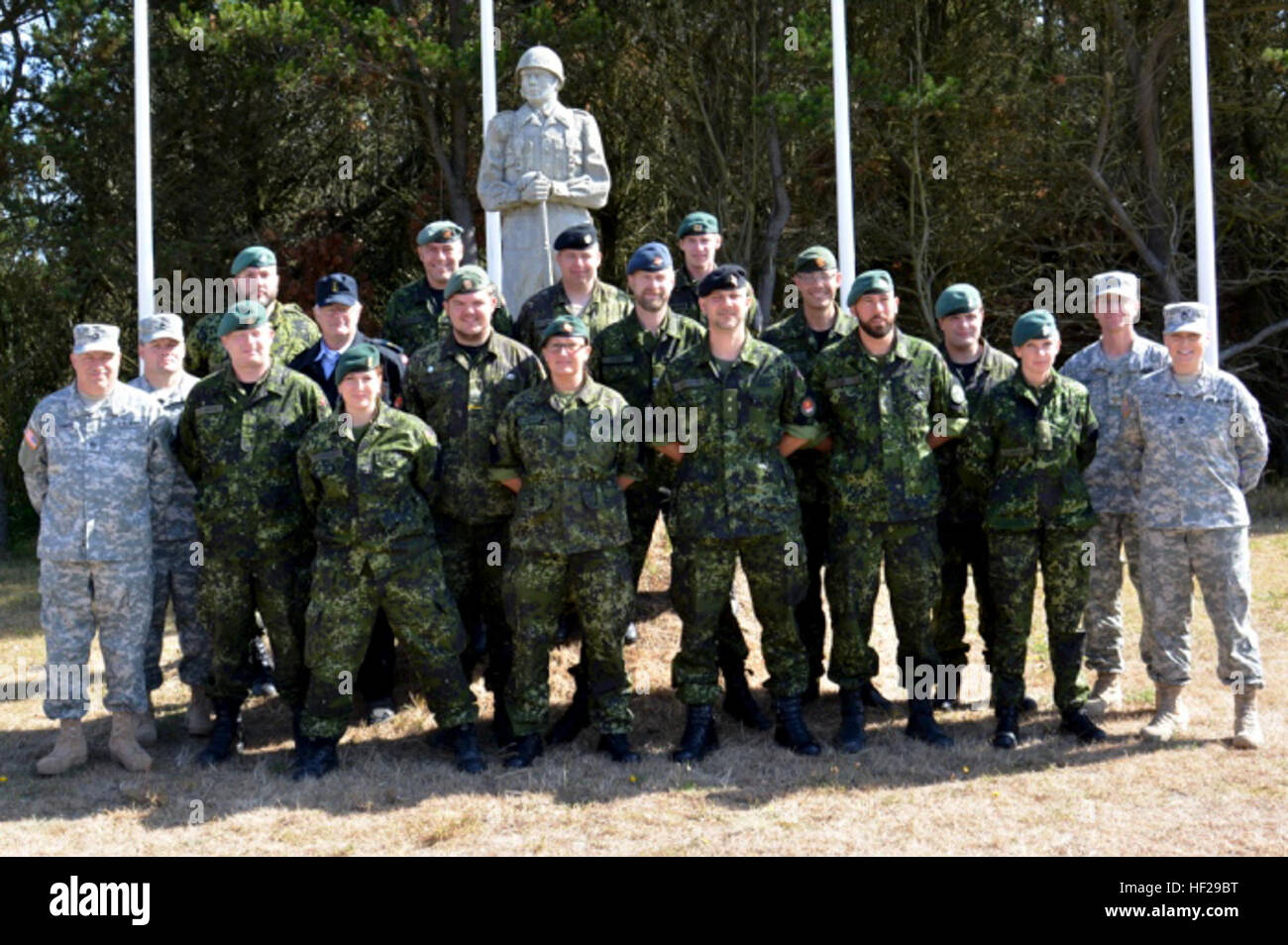 Soldiers from the 196th Regiment (Regional Training Institute), South ...