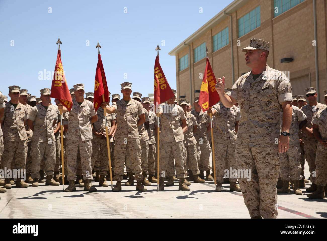Sgt. Maj. David L. Jobe, 1st Marine Division Sergeant Major, thanks 1st ...