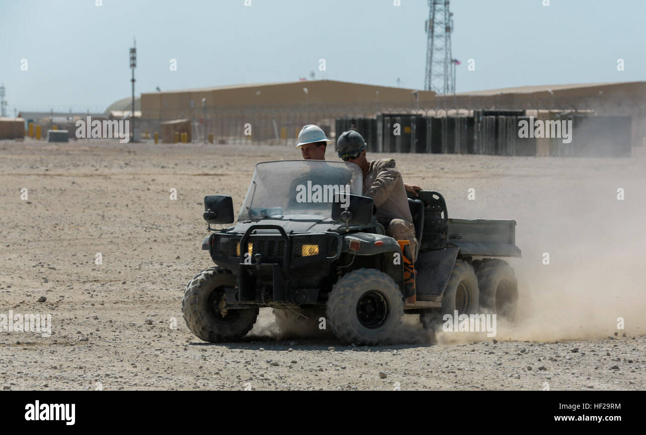 Marines from the Motor Transport Platoon, Headquarters and Services ...