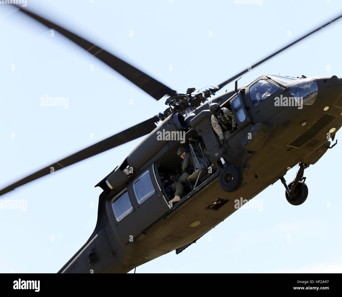 Rappelling and black hawk helicopter hi-res stock photography and ...
