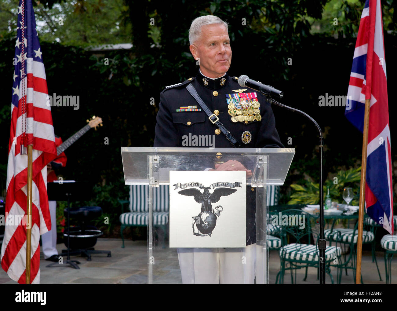 U S Marine Corps Gen James F Amos Stock Photos & U S Marine Corps Gen ...