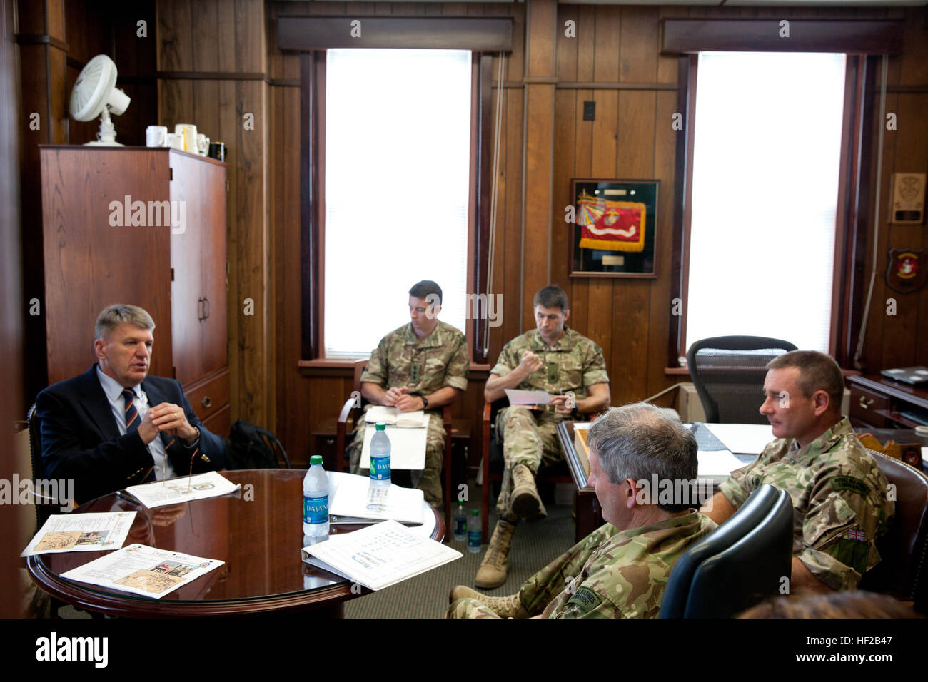 British forces u s marines hi-res stock photography and images - Alamy