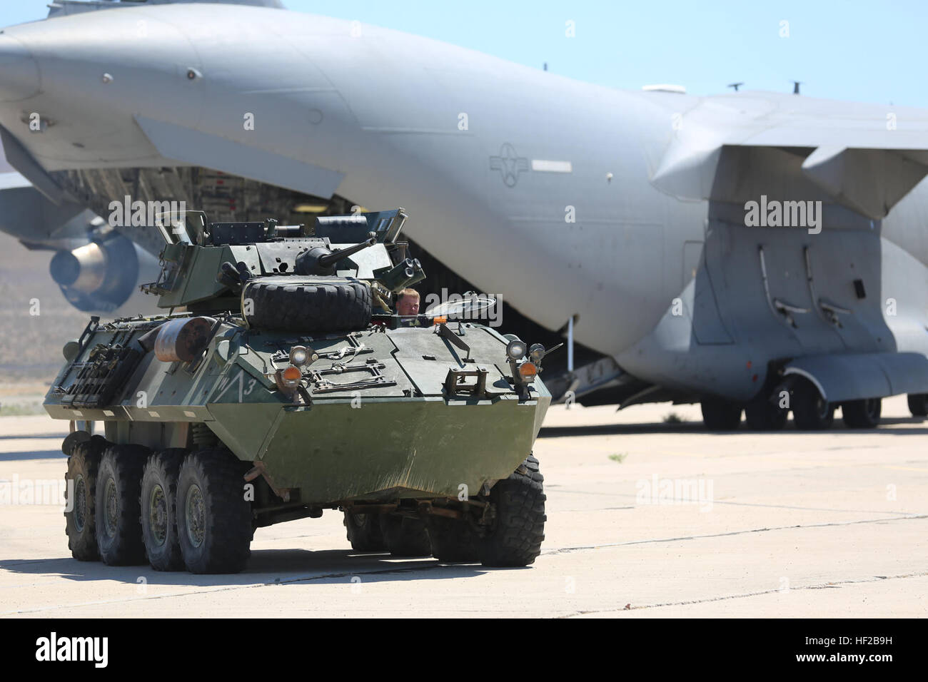 Marines from 1st Light Armored Reconnaissance Battalion, 1st Marine ...