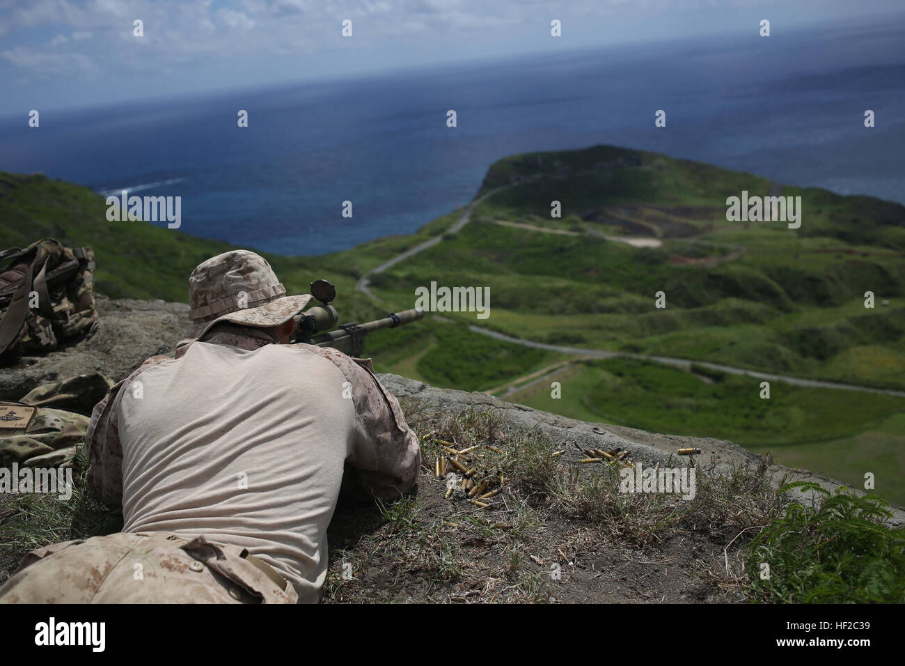 A Marine with the 11th Marine Expeditionary Unit's Reconnaissance ...