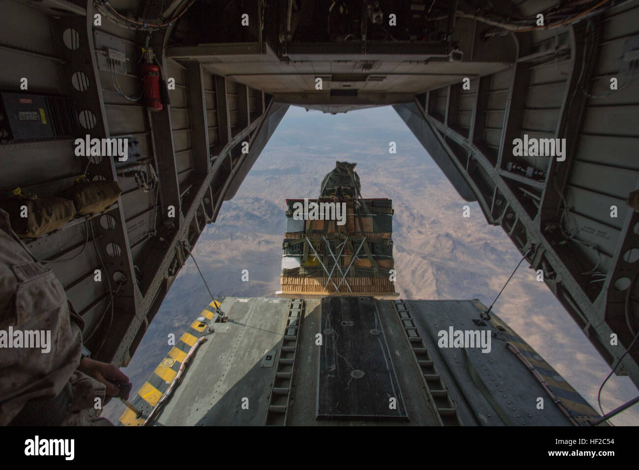 A CH-53E Super Stallion from the Operational Test and Evaluation ...