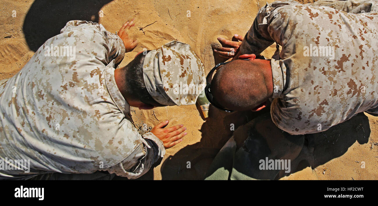 Explosive ordnance technicians from Marine Wing Support Squadron 371 at ...