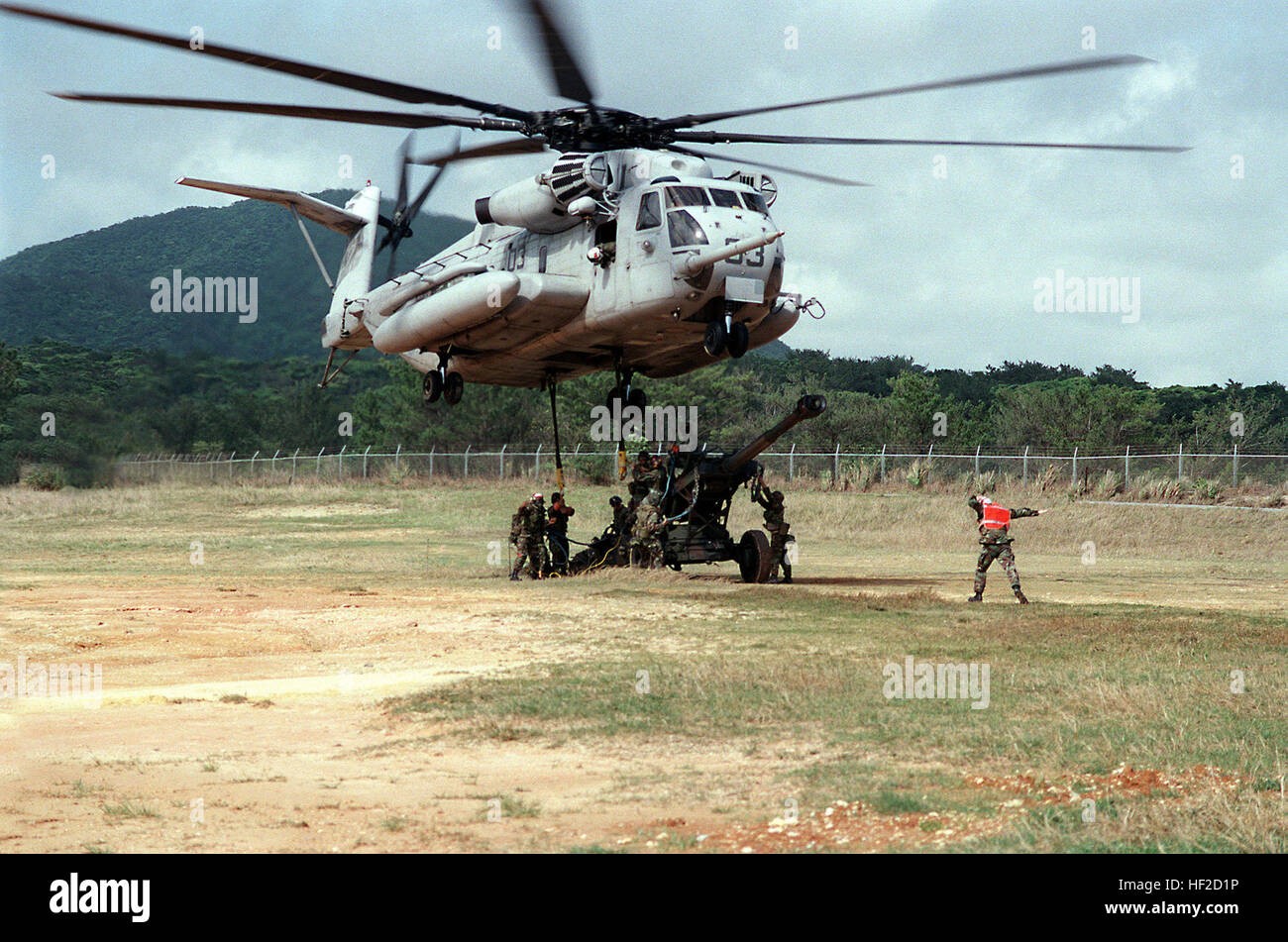 A HM-53E from the Heavy Marine Helicopter Squadron 361 (HMH-361 ...