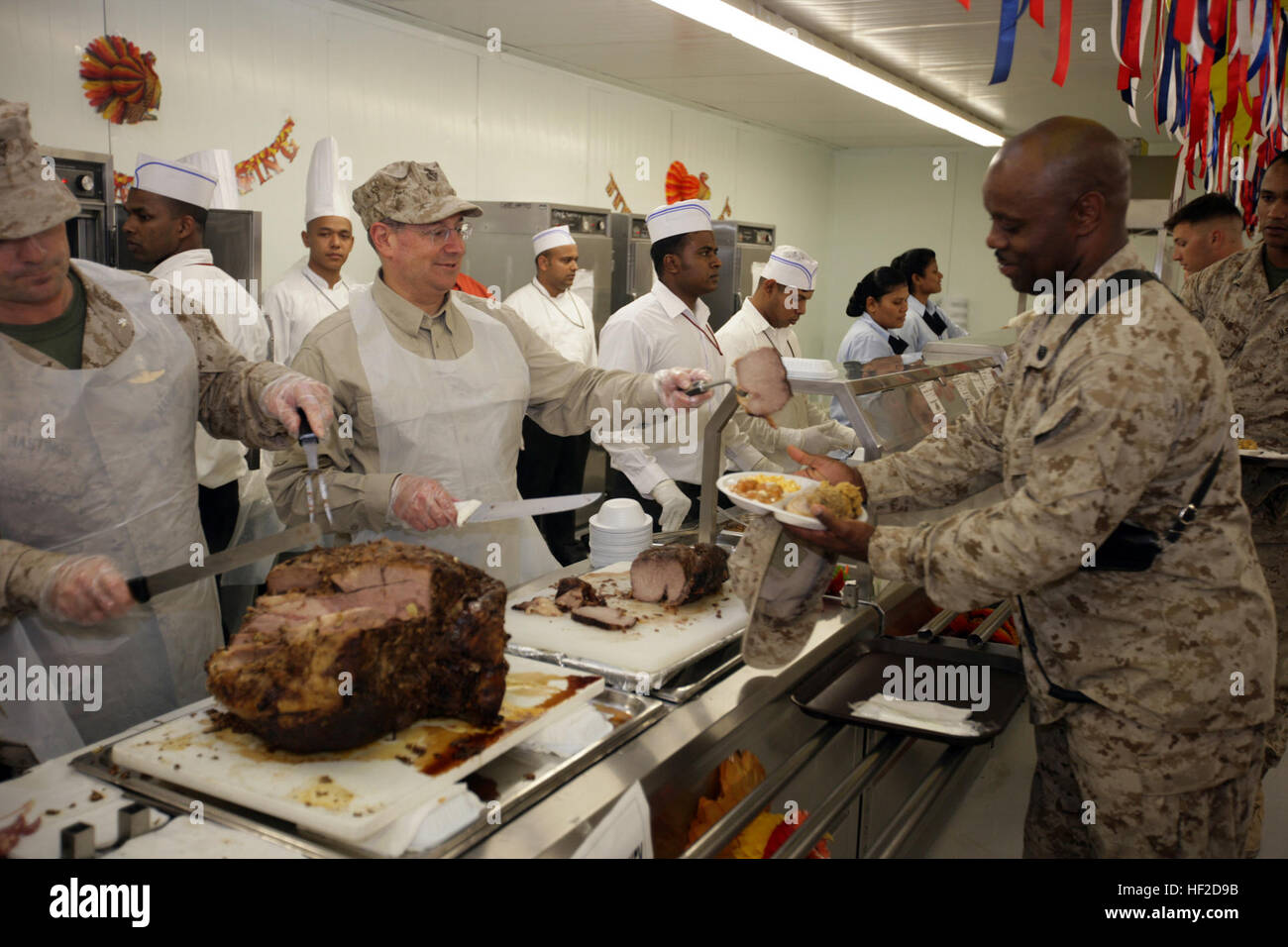 081127-M-0301S-326 AL ASAD AIRBASE, Iraq (Nov. 27, 2008) Secretary of ...