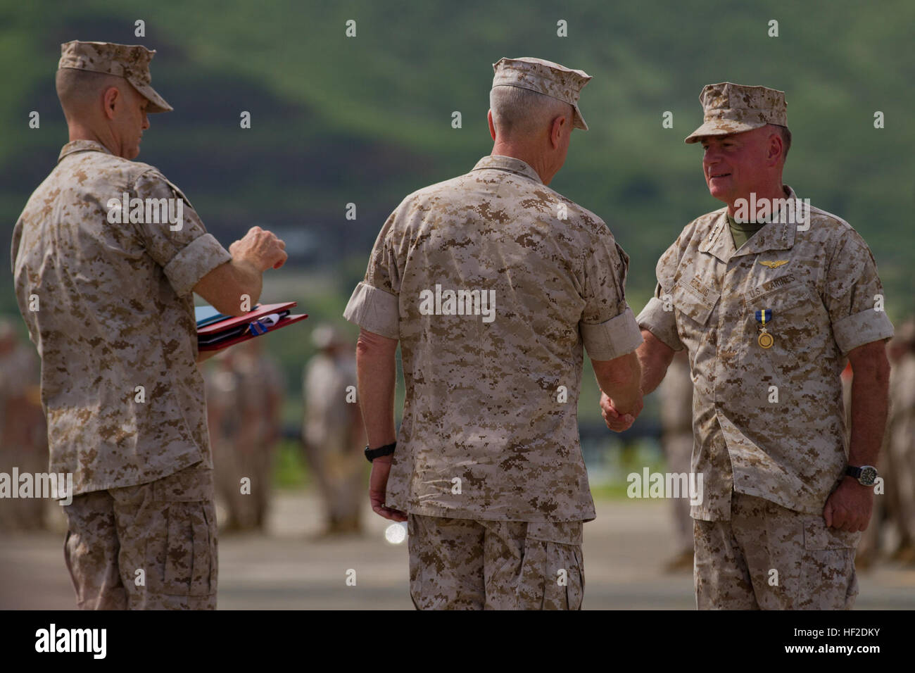 U s marine corps gen james f amos hi-res stock photography and images ...
