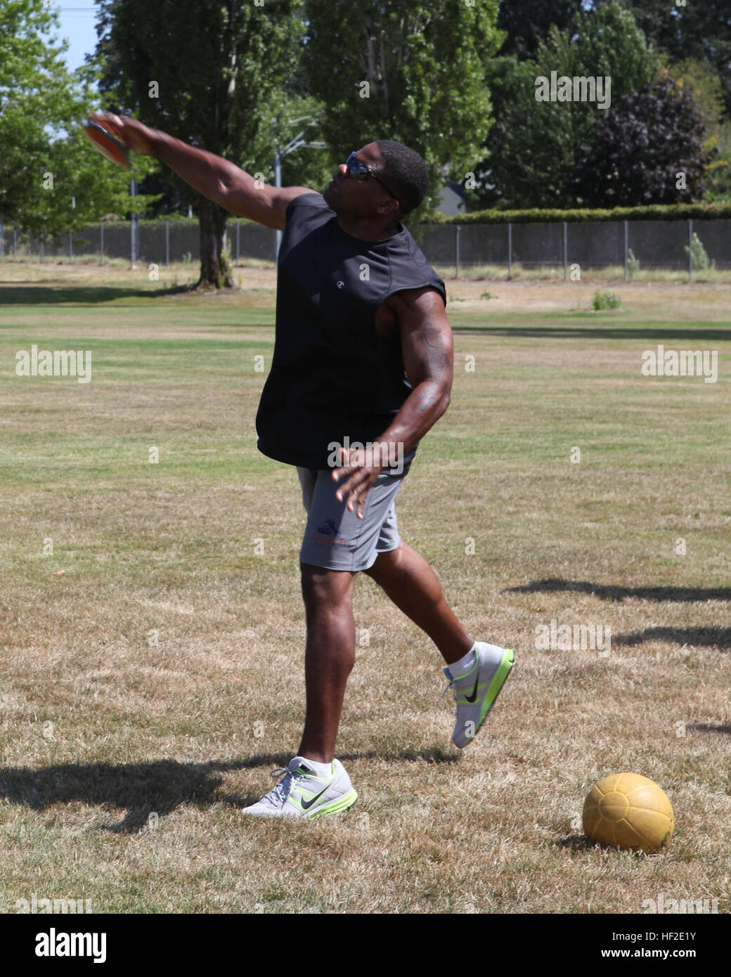 Gunnery Sgt. Michael Ford from Wounded Warrior Battalion-East practices ...