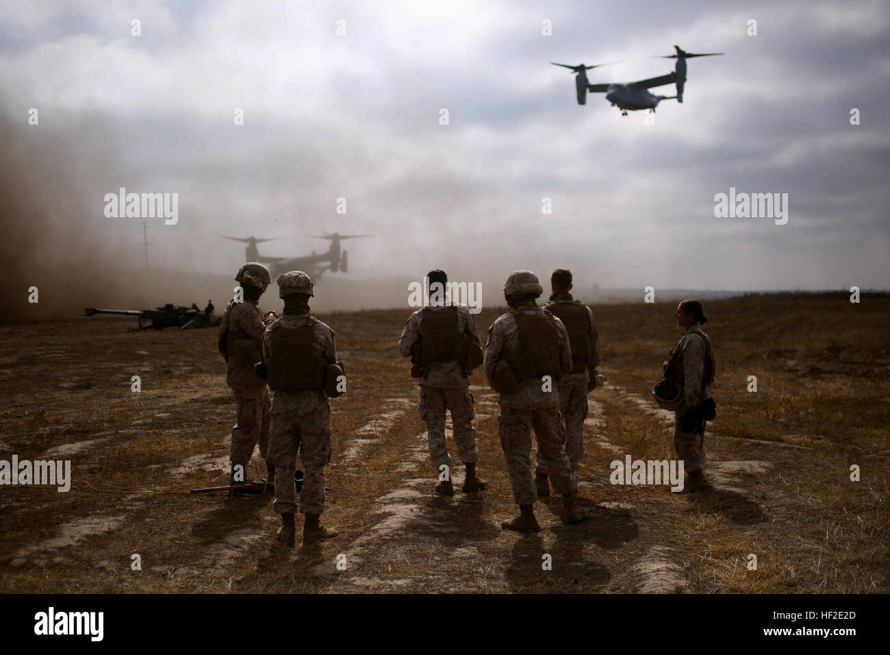 Landing support Marines with Combat Logistics Battalion 13, 1st Marine ...