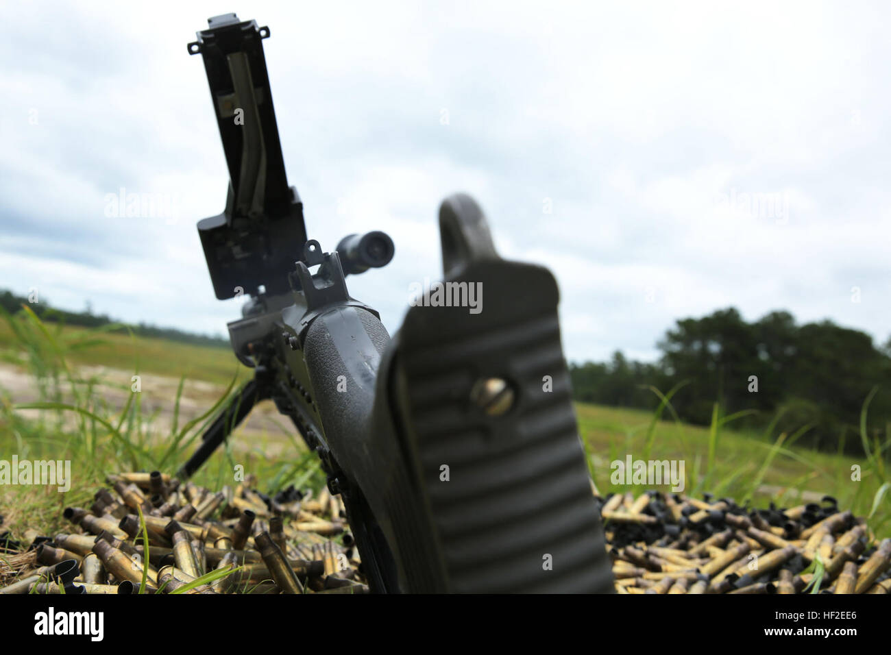 A M-240B machine gun sits on the firing line during a live-fire range ...