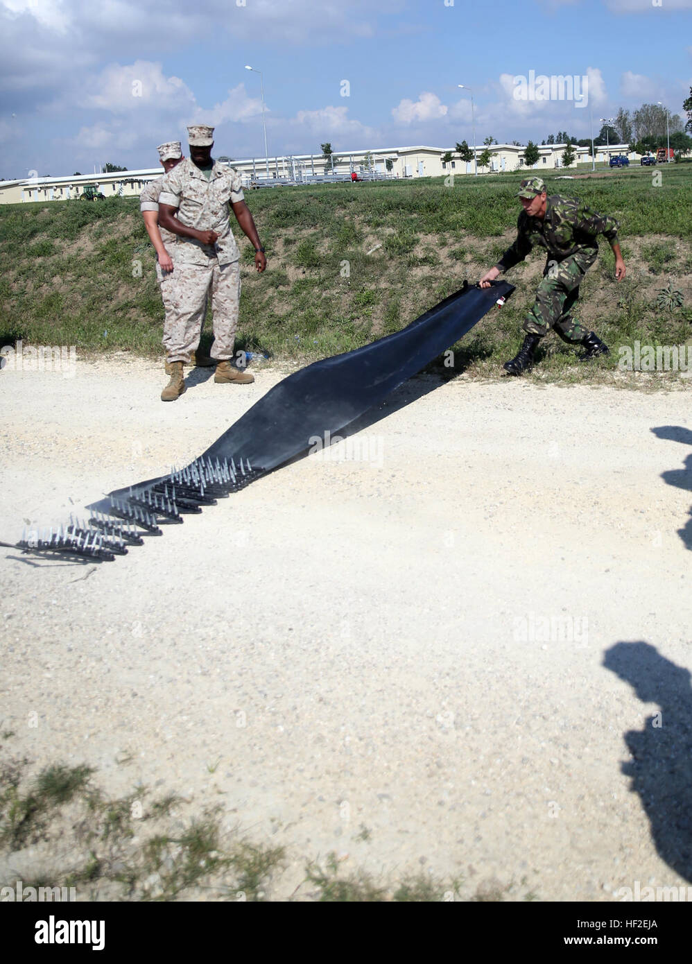 Marines from Golf Co., 2nd Battalion, 2nd Marines and Romanian military ...