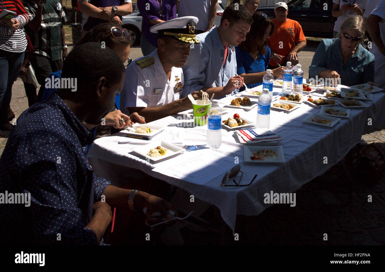 Food service specialists with 1st battalion hi-res stock photography ...