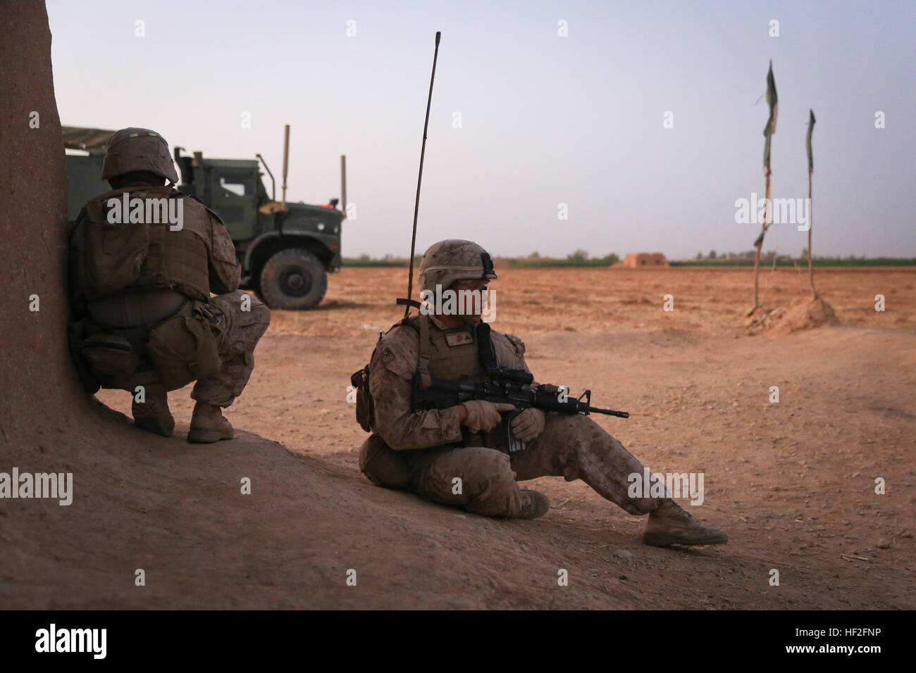 Soldiers radio afghans hi-res stock photography and images - Alamy