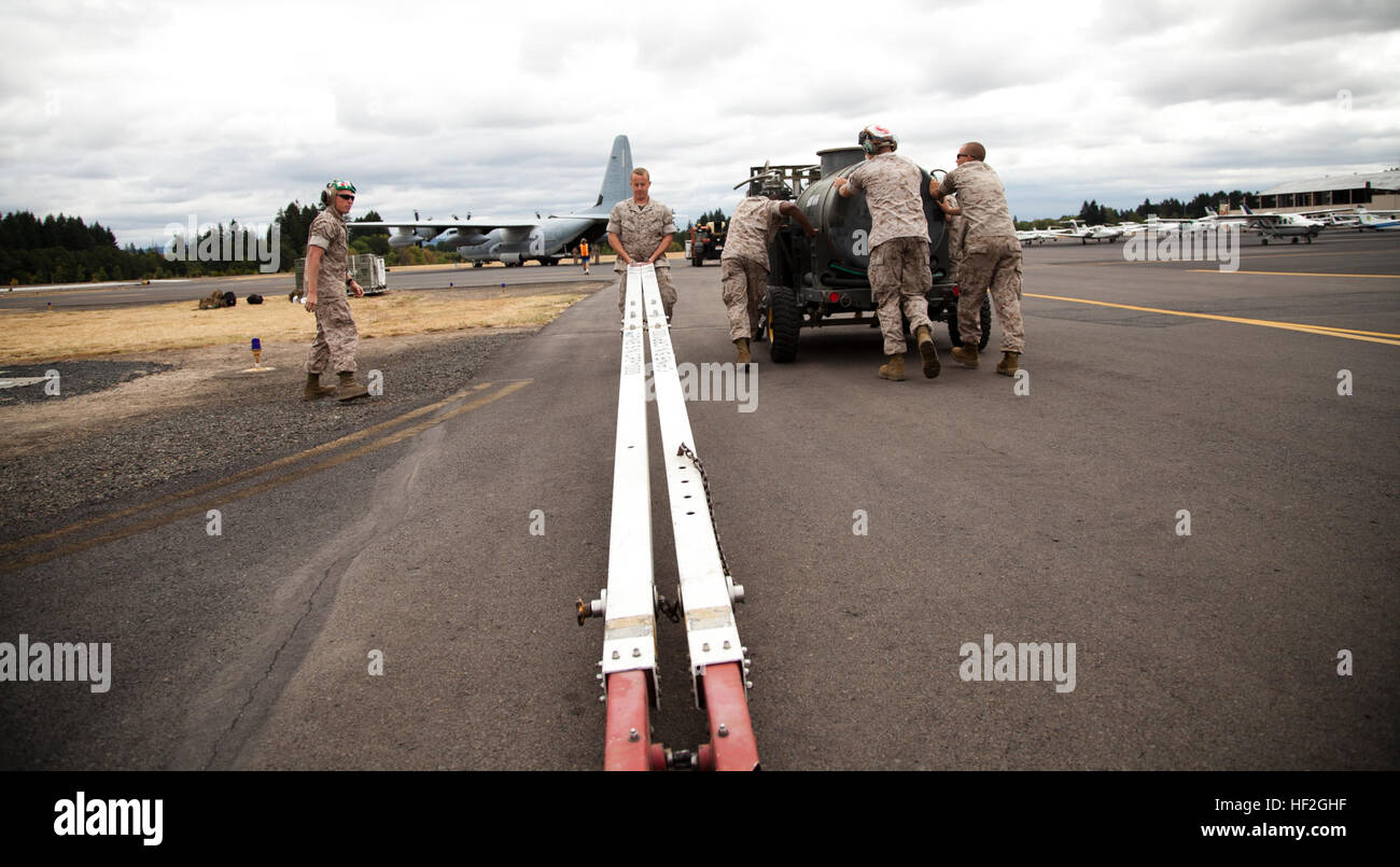 U.S. Marines, Marine Attack Squadron 214 (VMA-214), load Aerial ...