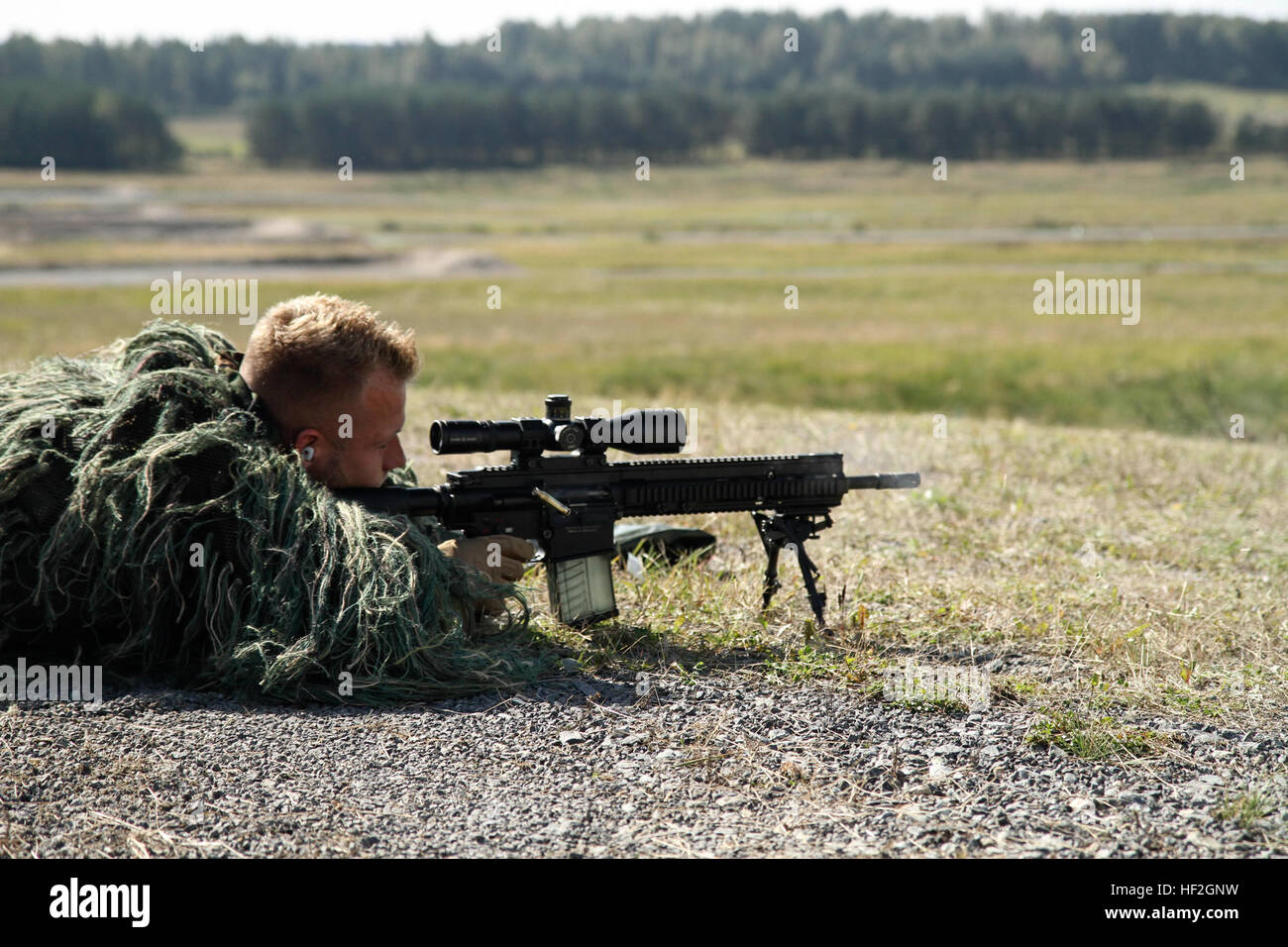 A student training with the Royal Dutch Marine Sniper Instruction ...