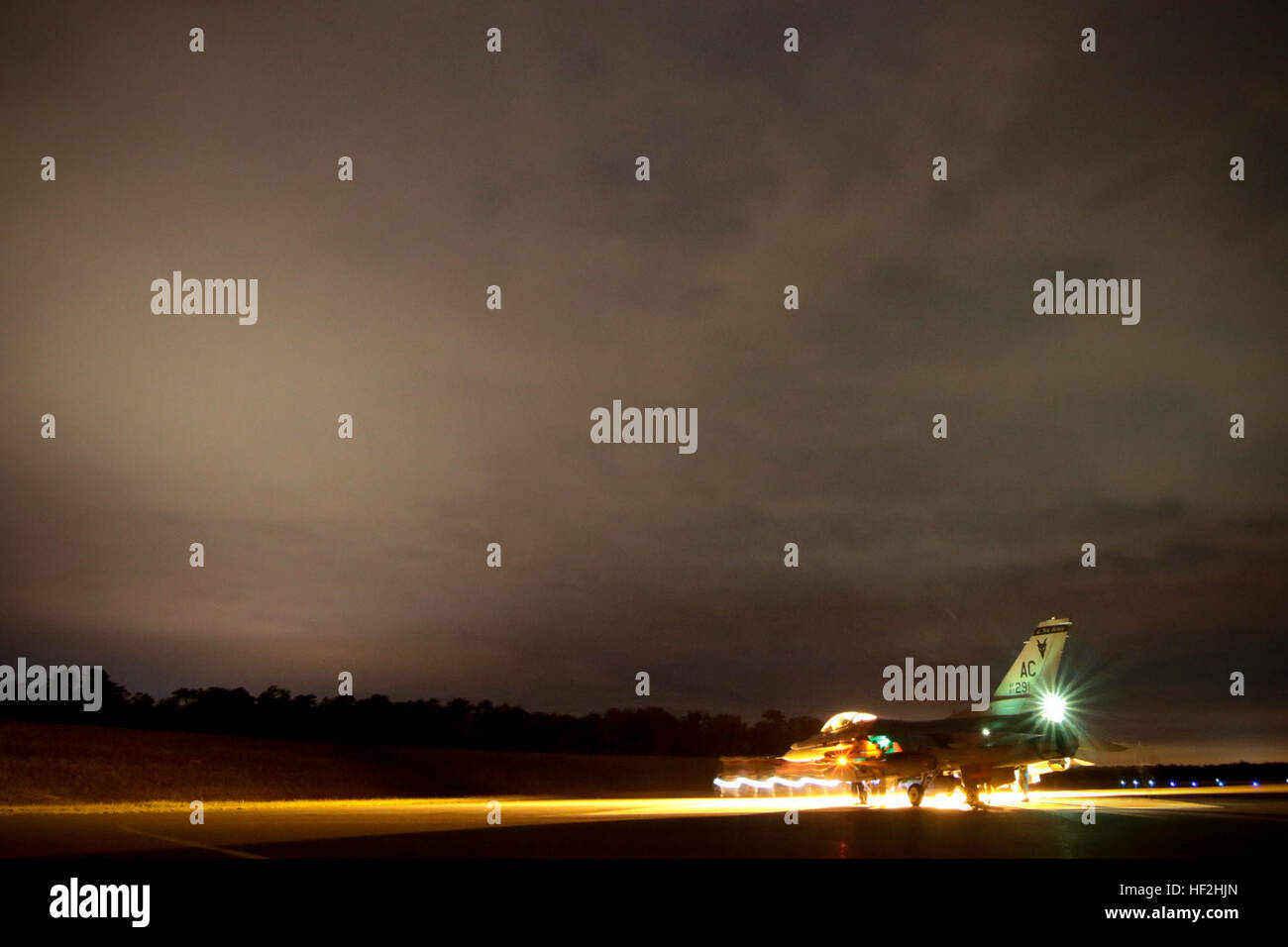 Two U.S. Air Force F-16C Fighting Falcons from the New Jersey Air ...