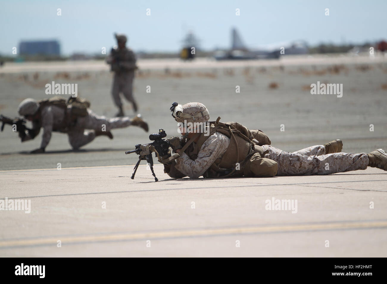 U.S. Marines with 1st Reconnaissance Battalion, 1st Marine Division ...