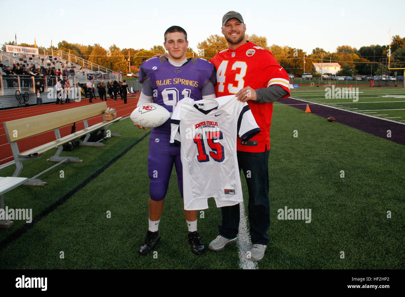 Senior high school football hi-res stock photography and images - Alamy