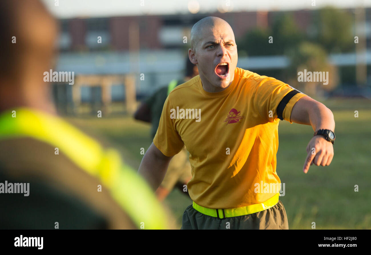 Marine recruits train corps hi-res stock photography and images - Alamy